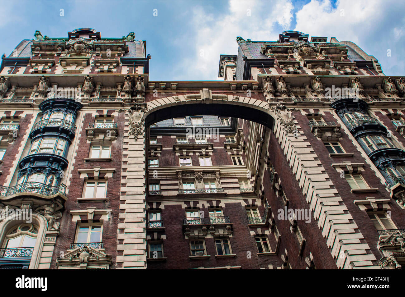 Upper west side new york street hi-res stock photography and images - Alamy