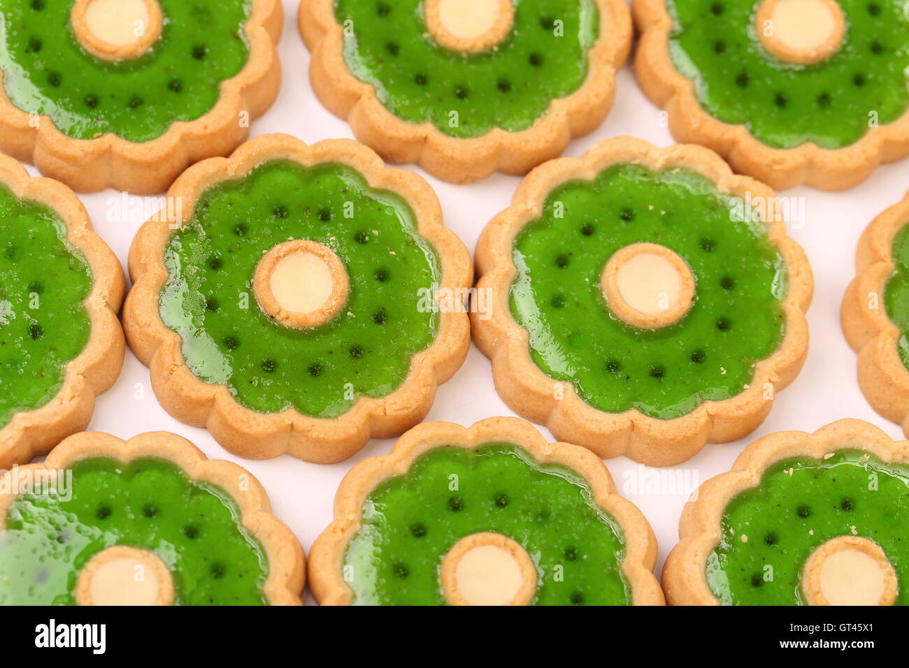 Background of biscuit with kiwi jam Stock Photo - Alamy