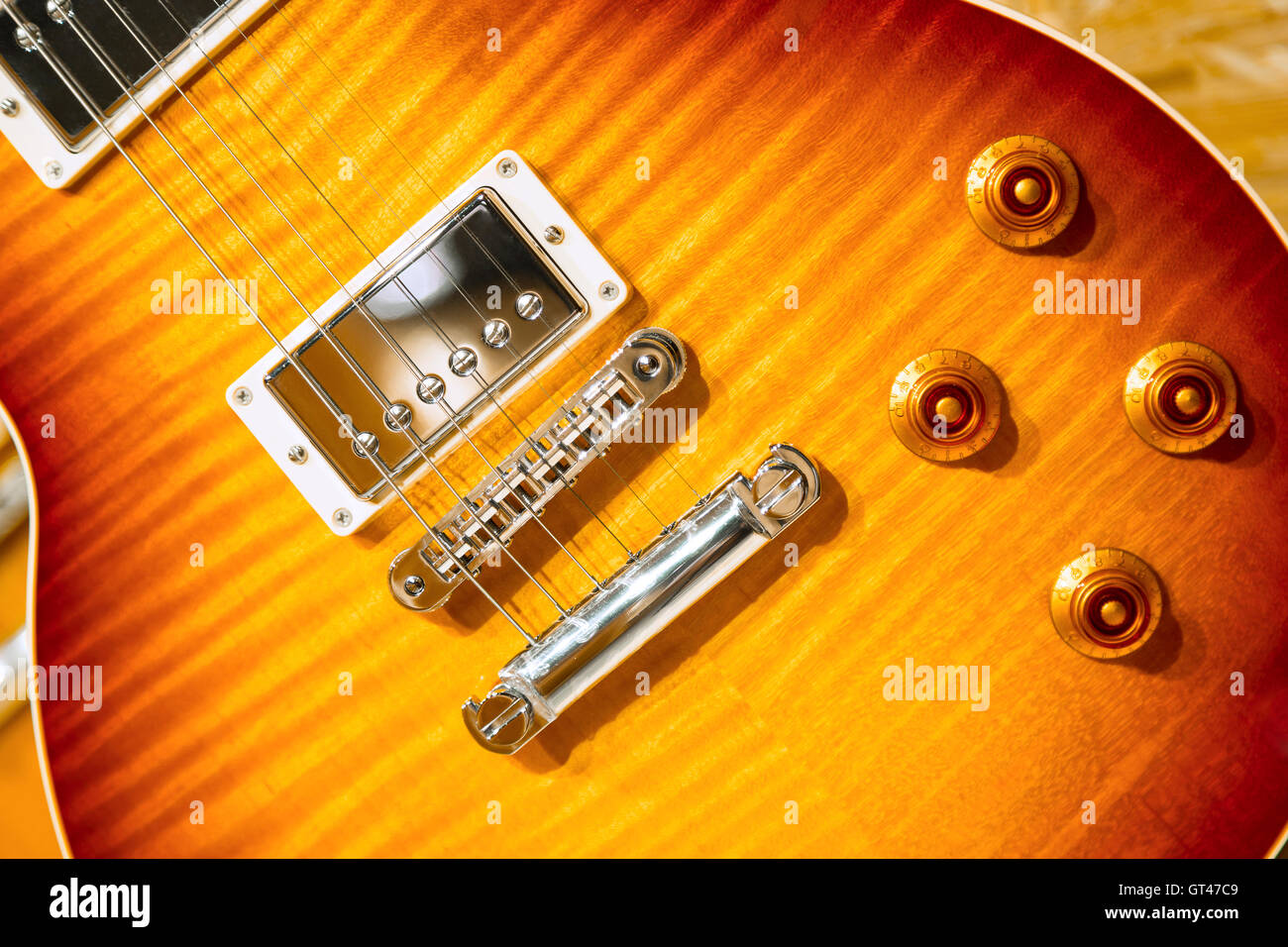 Sunburst Electric guitar Stock Photo - Alamy