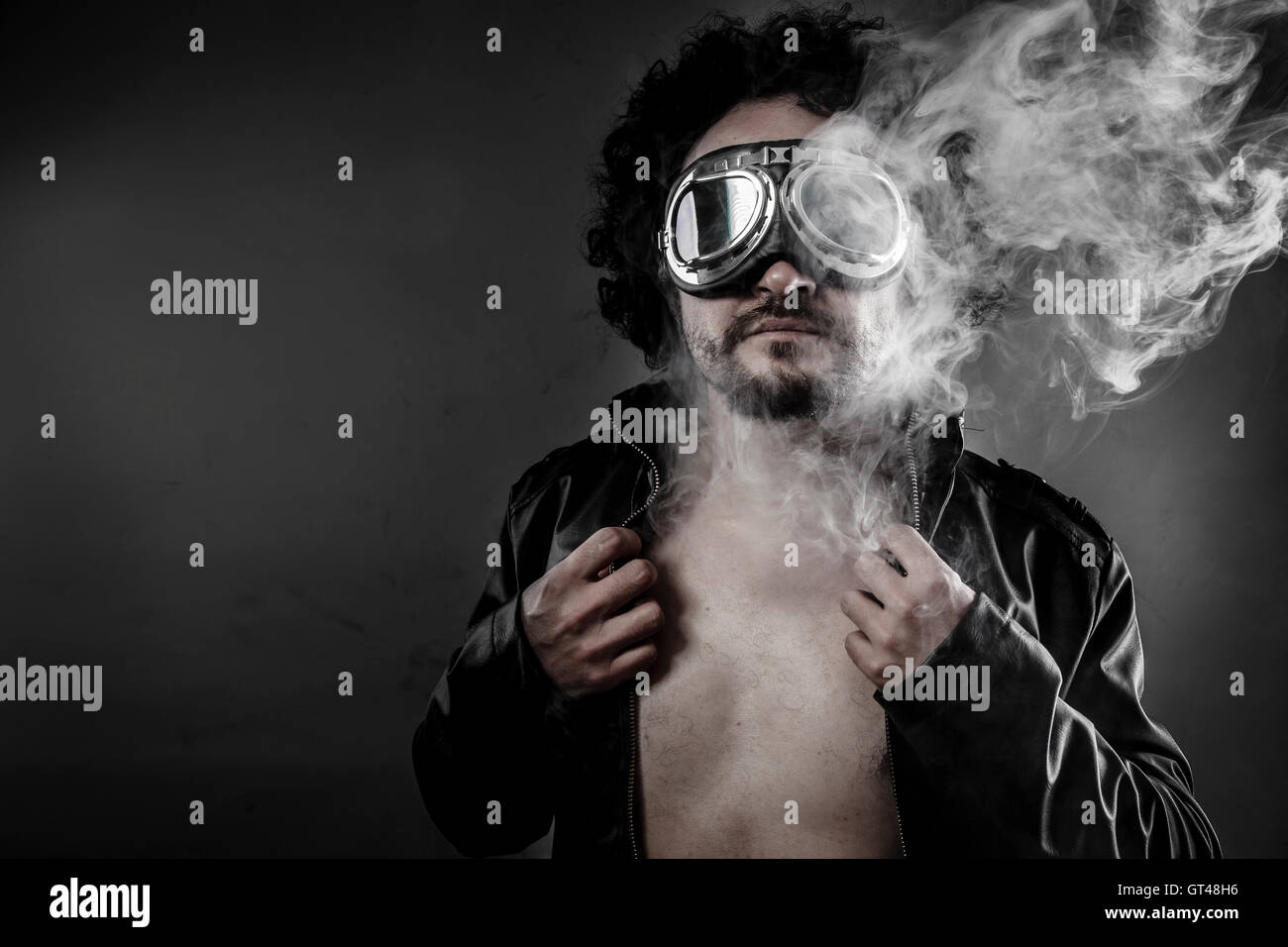 Steam coming out of body hi-res stock photography and images - Alamy