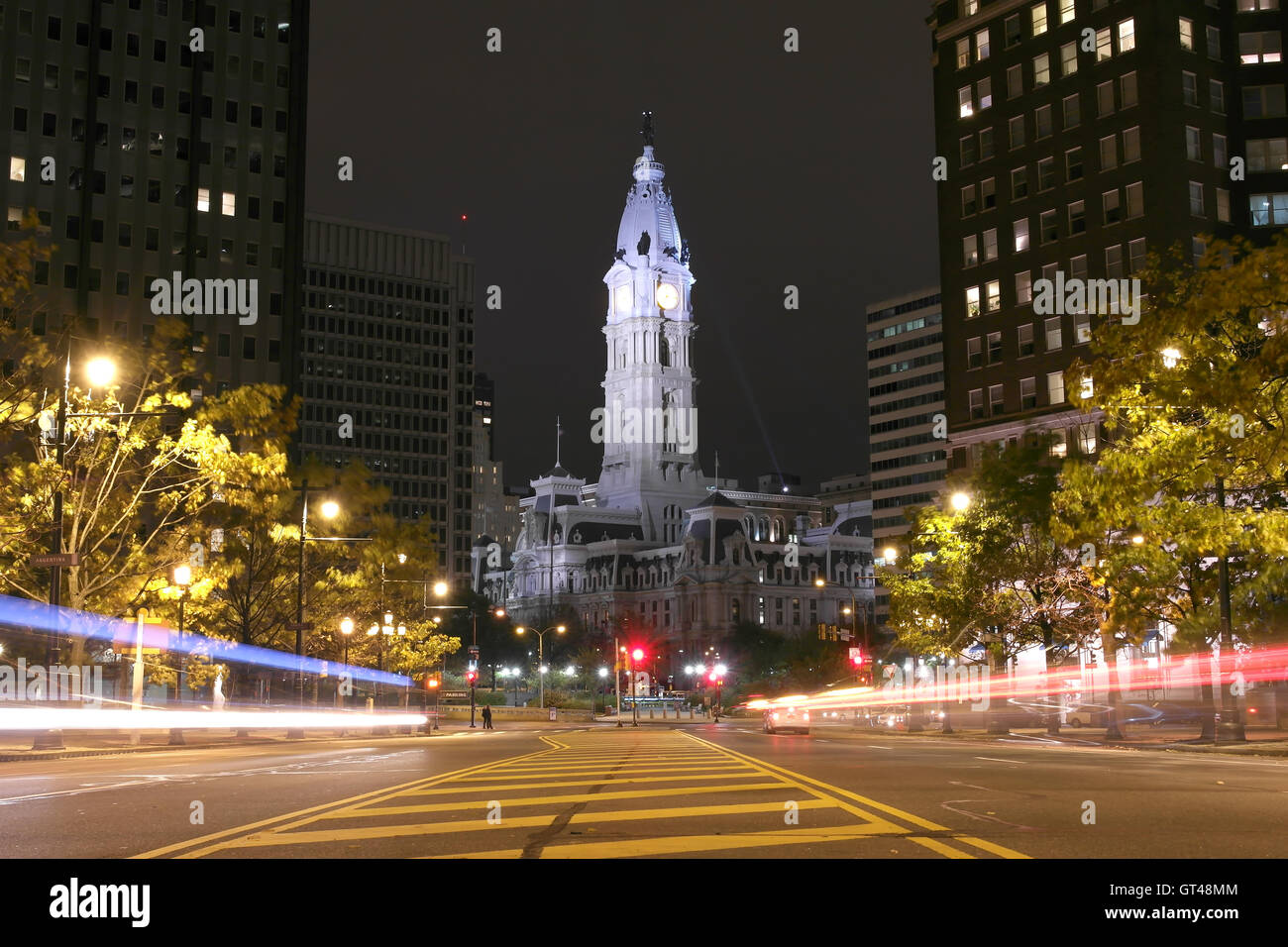 The Philadelphia City Hall building at night Stock Photo - Alamy