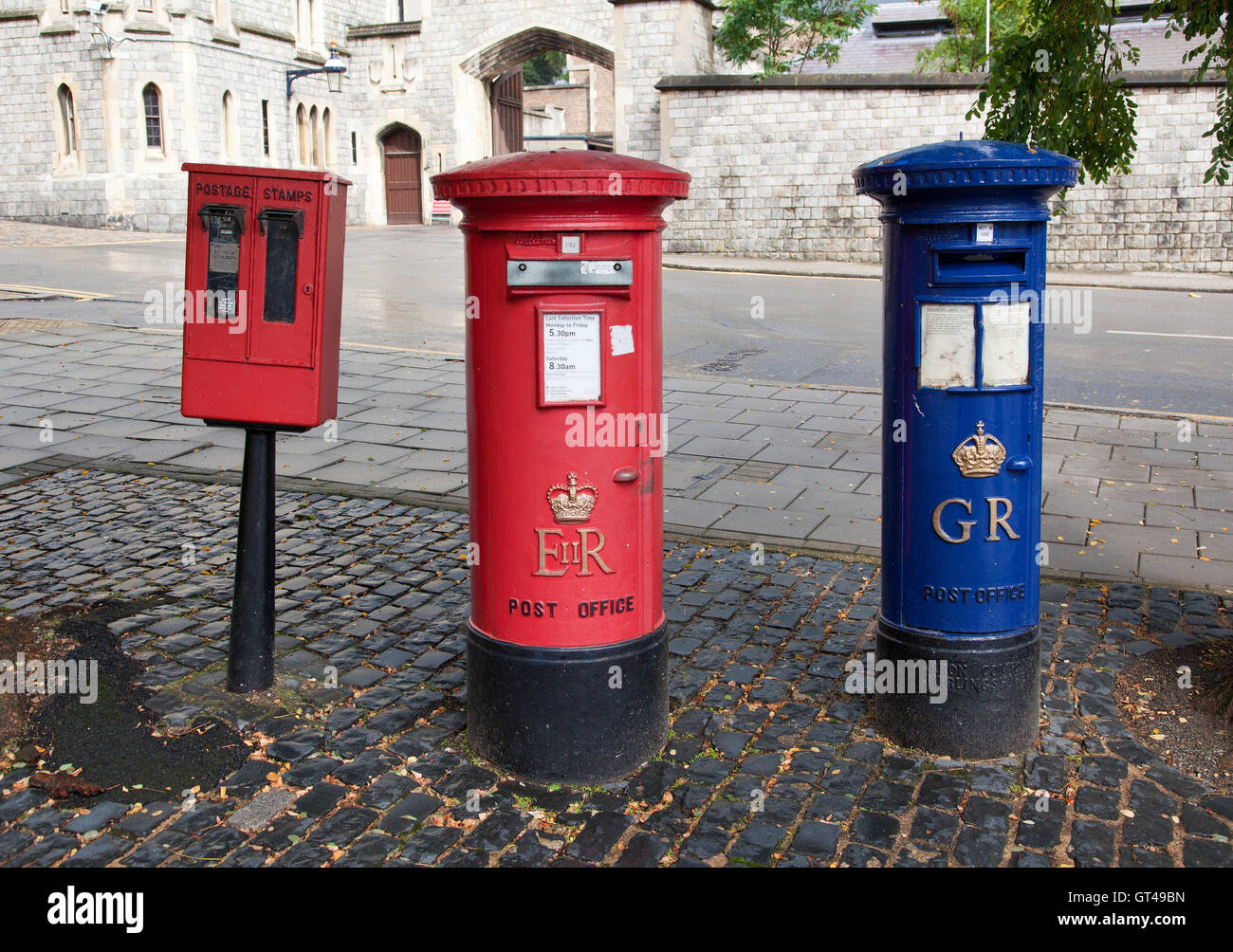 British letter box hi-res stock photography and images - Alamy