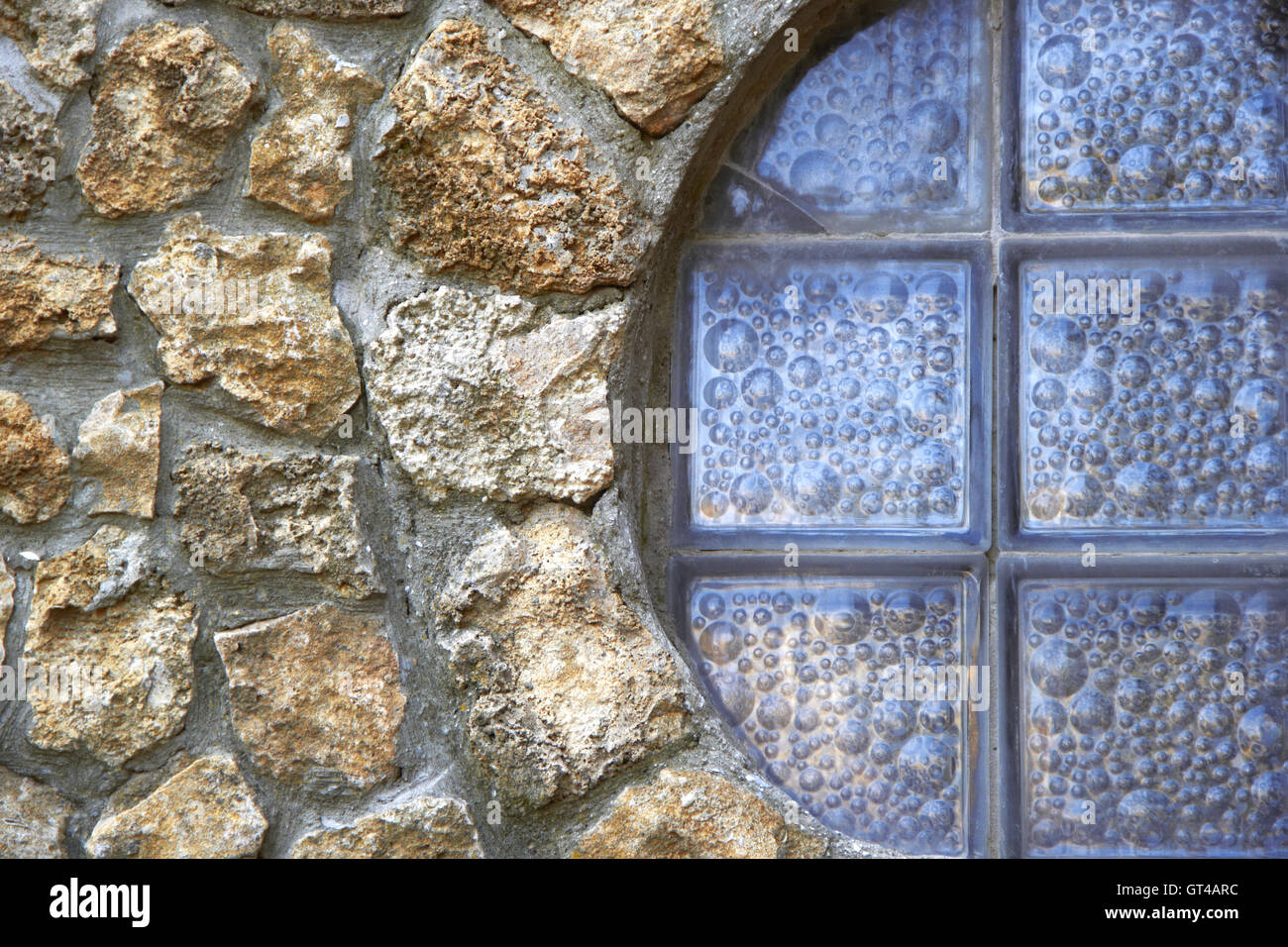 Old fashioned stone buildings hi-res stock photography and images - Alamy
