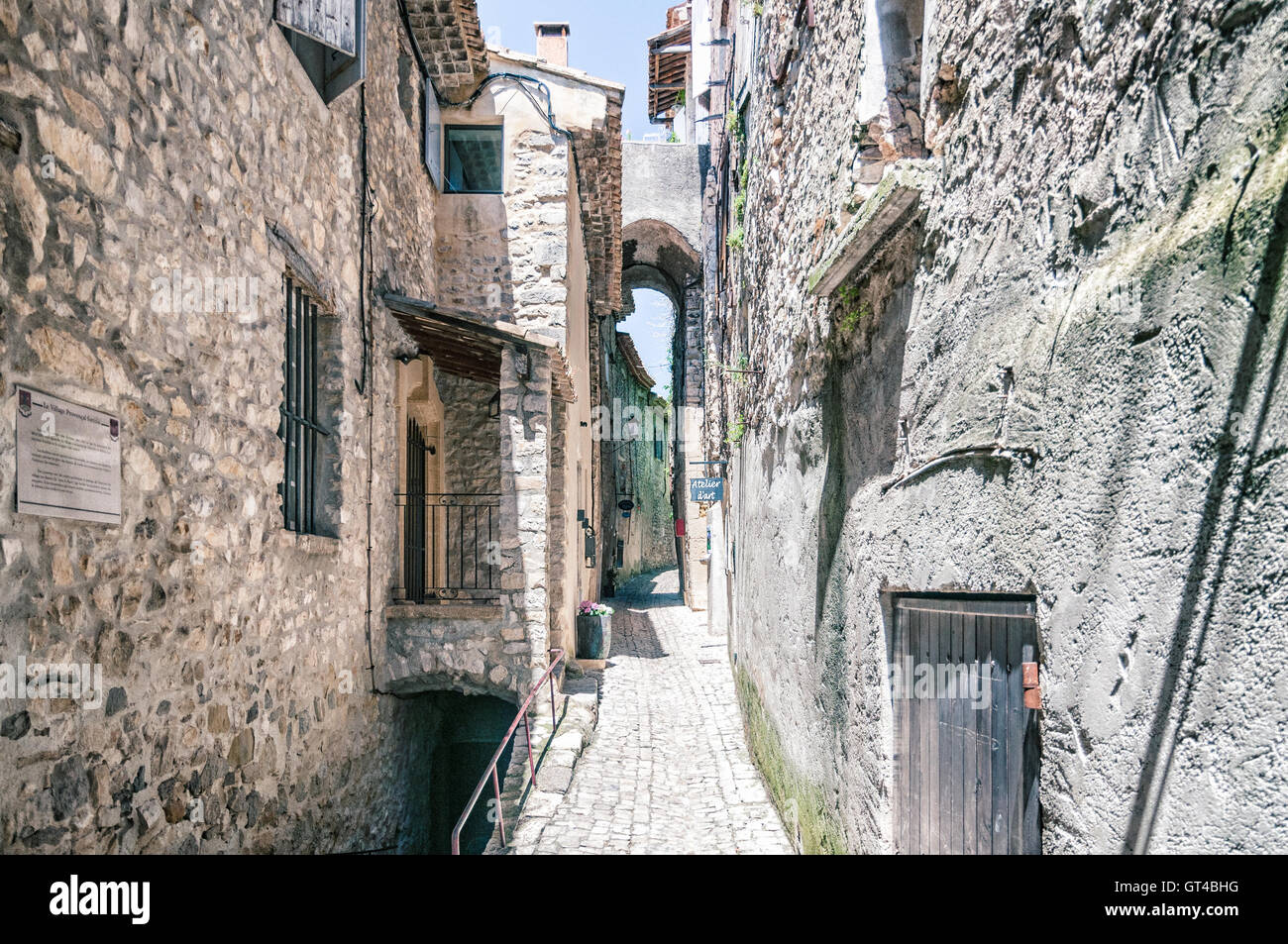 Séguret and provence hi-res stock photography and images - Alamy