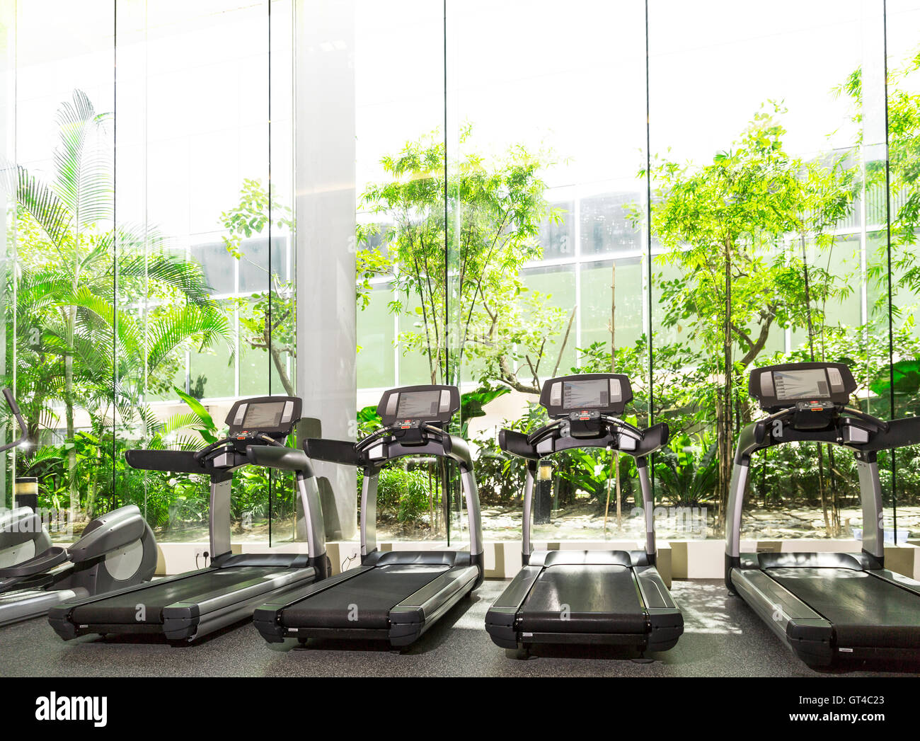 Clean gym hi-res stock photography and images - Alamy