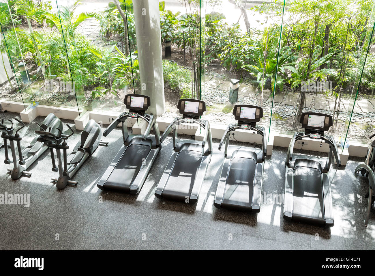 Clean gym hi-res stock photography and images - Alamy