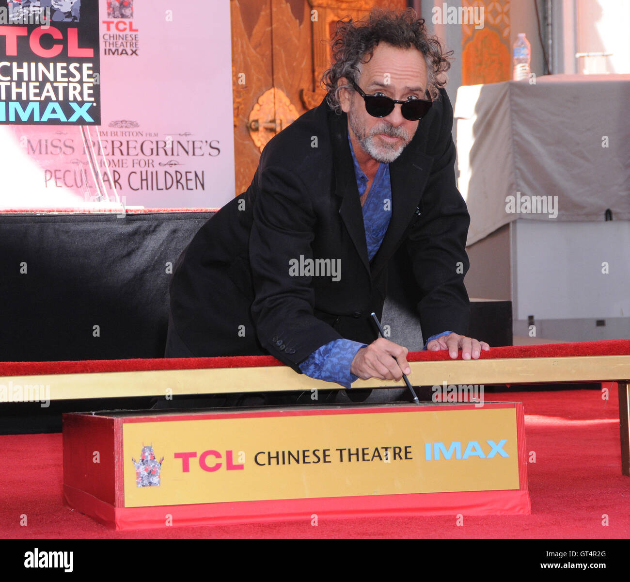 Tim burton hand footprint ceremony hi-res stock photography and images ...