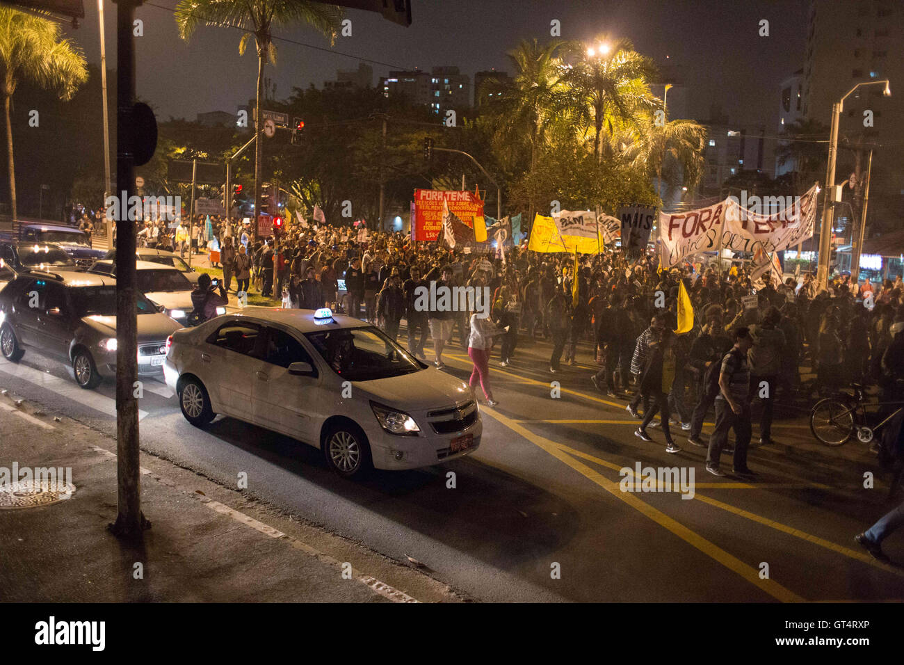 Sao Paulo, Brazil. 8th September, 2016. Protestors blocking off traffic ...