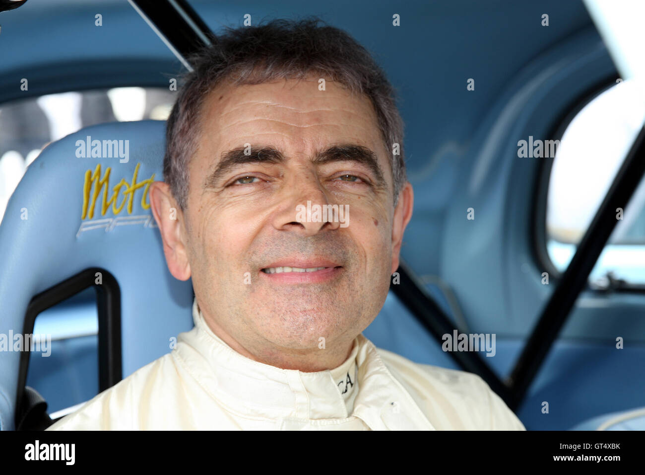 Rowan atkinson hi-res stock photography and images - Alamy
