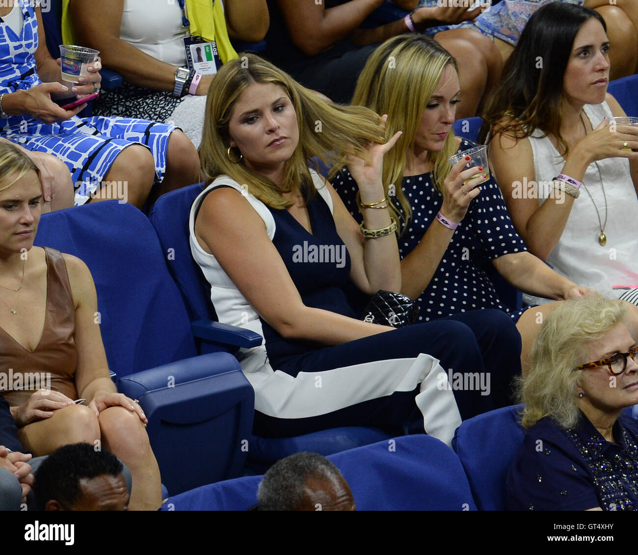 Jenna welch bush hi-res stock photography and images - Alamy