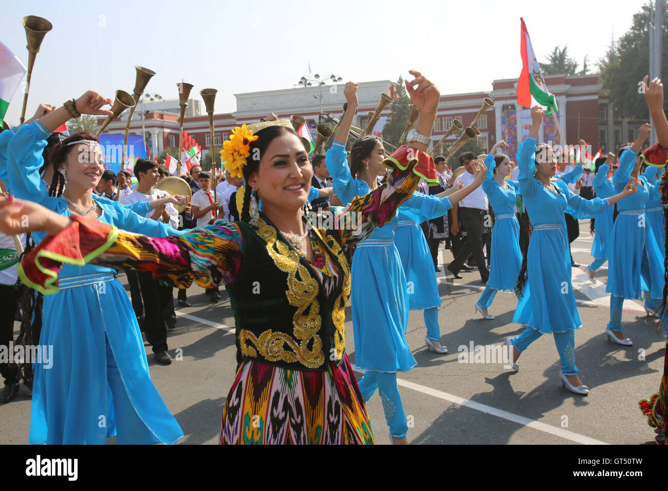 Dushanbe, Tajikistan. 9th Sep, 2016. People participate in a parade ...