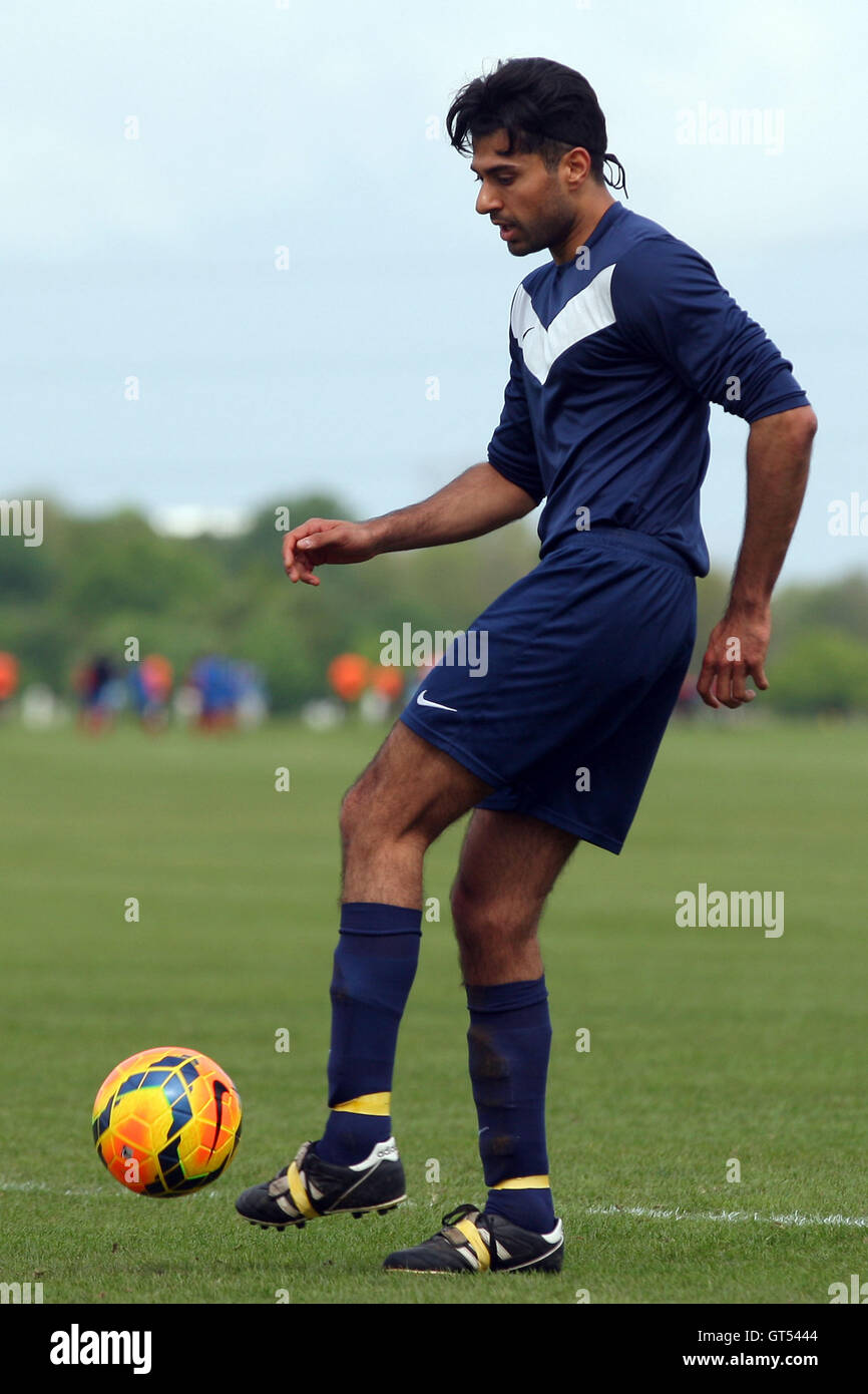 Bocca Albion (blue) vs Top Red (red) Hackney & Leyton Junior Cup Final ...