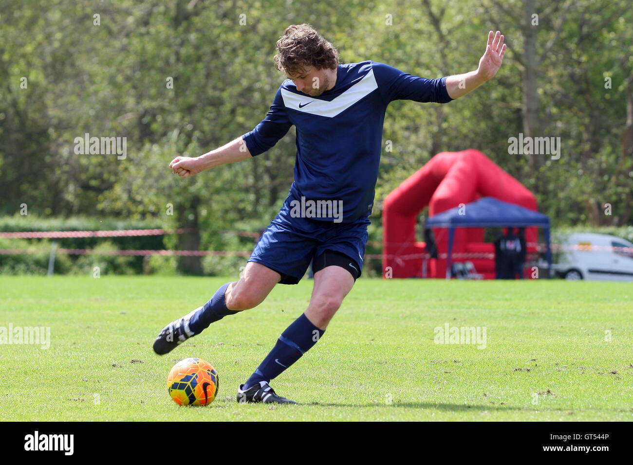 Bocca Albion (blue) vs Top Red (red) Hackney & Leyton Junior Cup Final ...