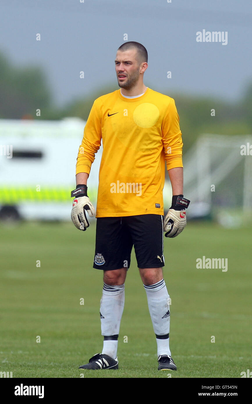 Bocca Albion (blue) vs Top Red (red) Hackney & Leyton Junior Cup Final ...