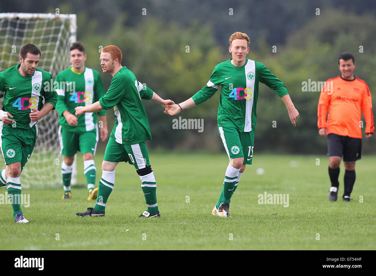 Celtic green white vs wojak sunday hi-res stock photography and images ...