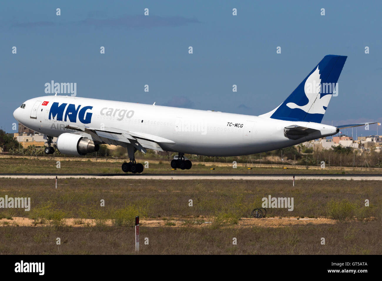 MNG Airlines Cargo Airbus A300C4-203 [TC-MNG] landing runway 31. All ...
