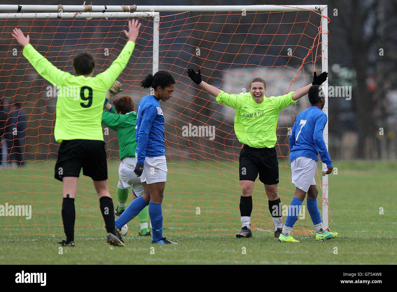 FC Barlett (blue) vs Adam & Eve - Hackney & Leyton Sunday League Jack ...