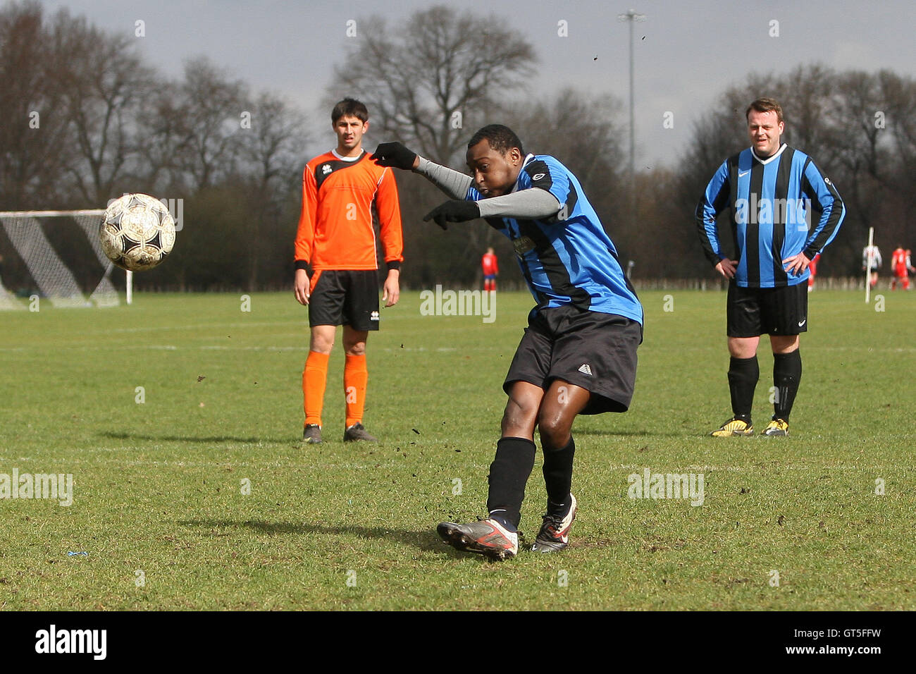 Hackney Borough (blue/black) vs Wharfhampton - Hackney & Leyton Sunday ...
