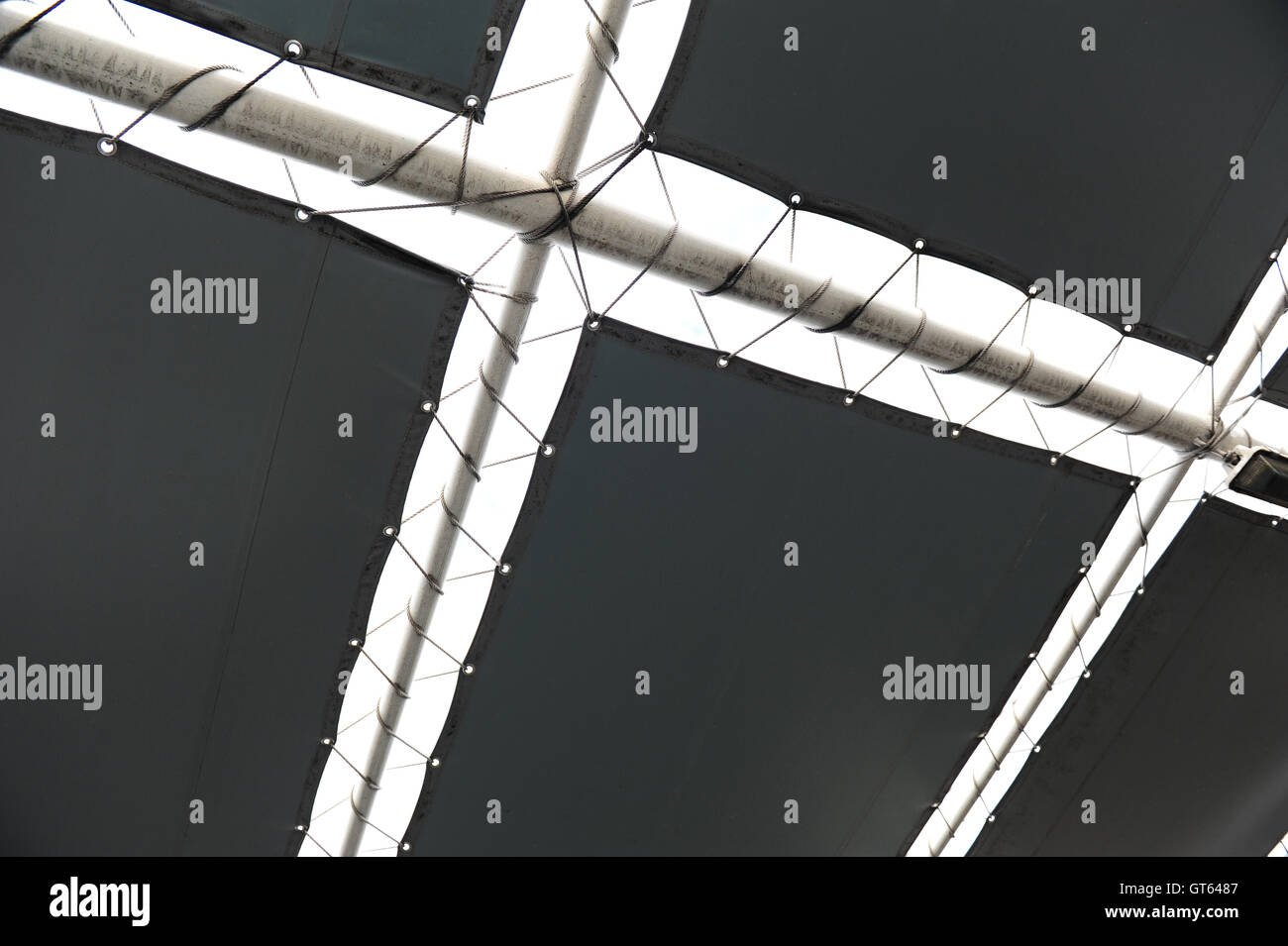 White canvas roof hi-res stock photography and images - Alamy