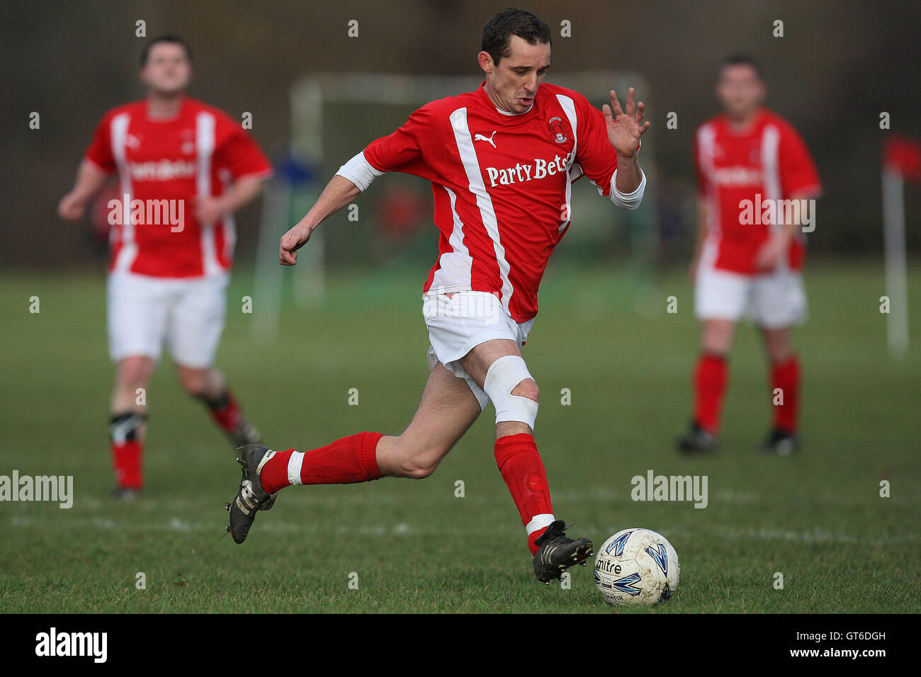 Hackney Os (red/white) vs Independiente London (red/yellow) - Hackney ...