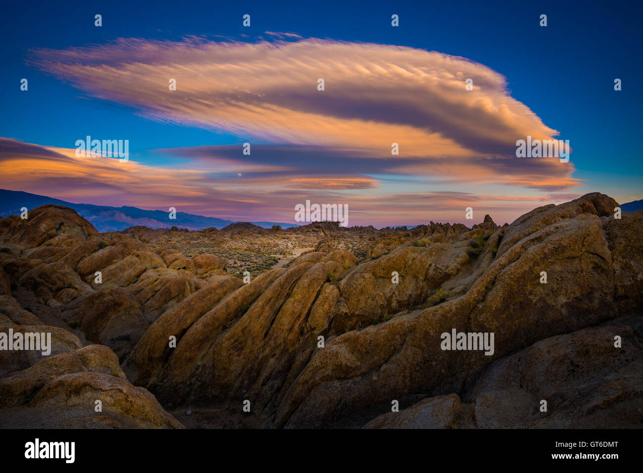 Rock Formations of Alabama Hills Sierra Nevada Owens Valley Lone Pine ...