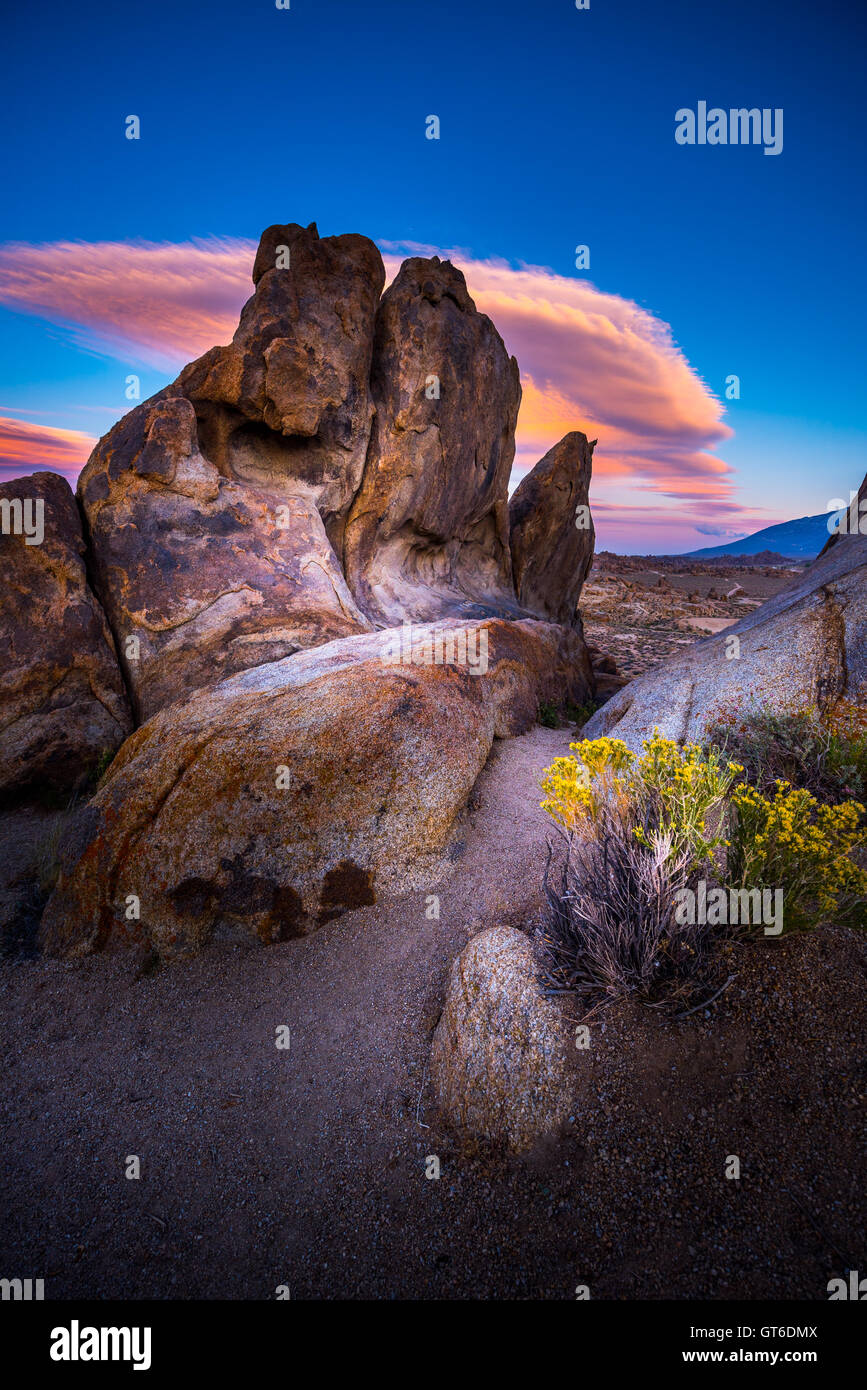 Rock Formations of Alabama Hills Sierra Nevada Owens Valley Lone Pine ...