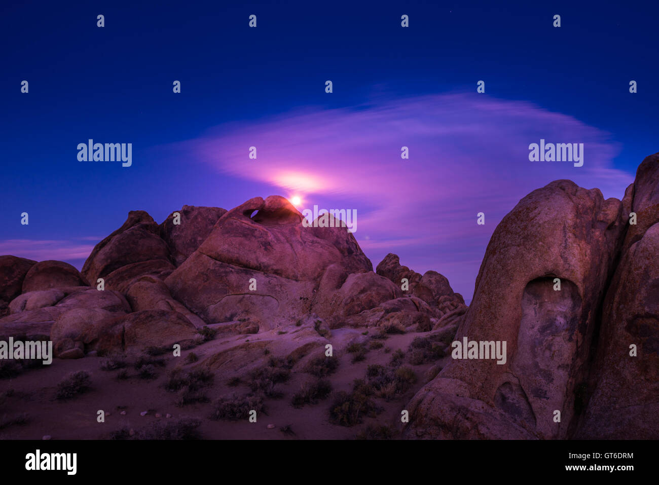 Alabama Hills Moon rise Lone Pine California USA Stock Photo - Alamy