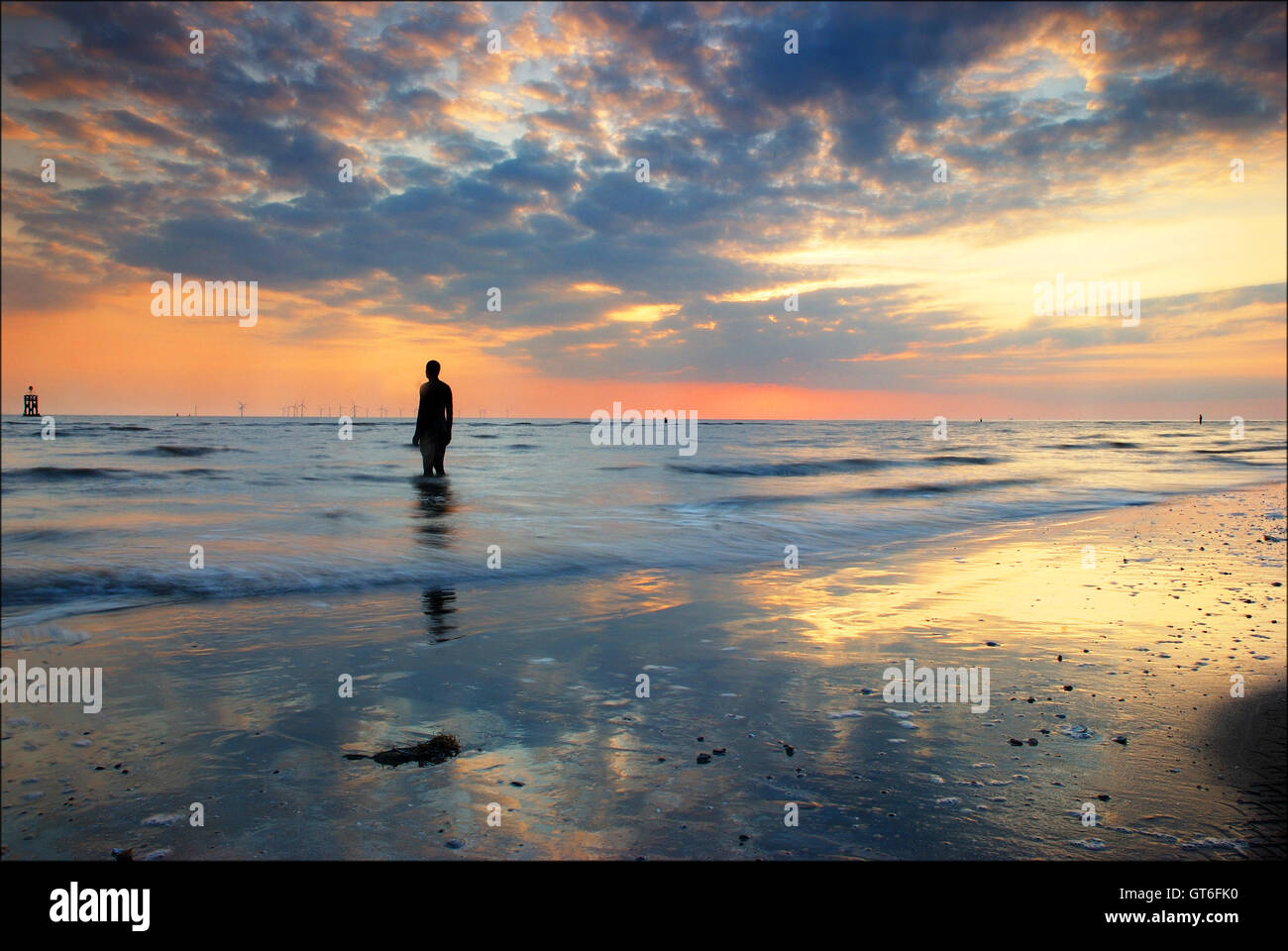 Anthony Gormley's Another Place iron men statues, Crosby beach ...