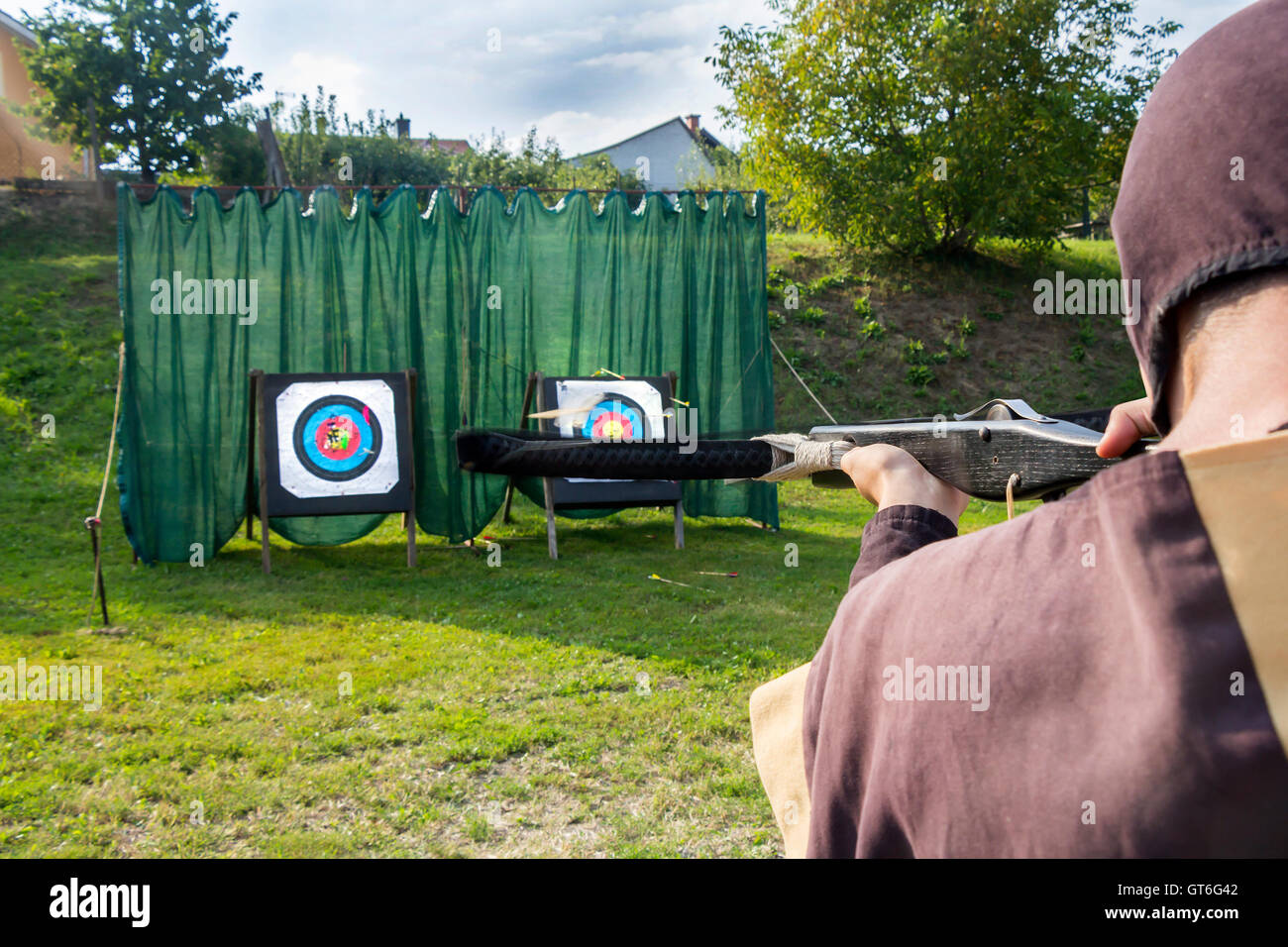 Medieval crossbow hi-res stock photography and images - Alamy