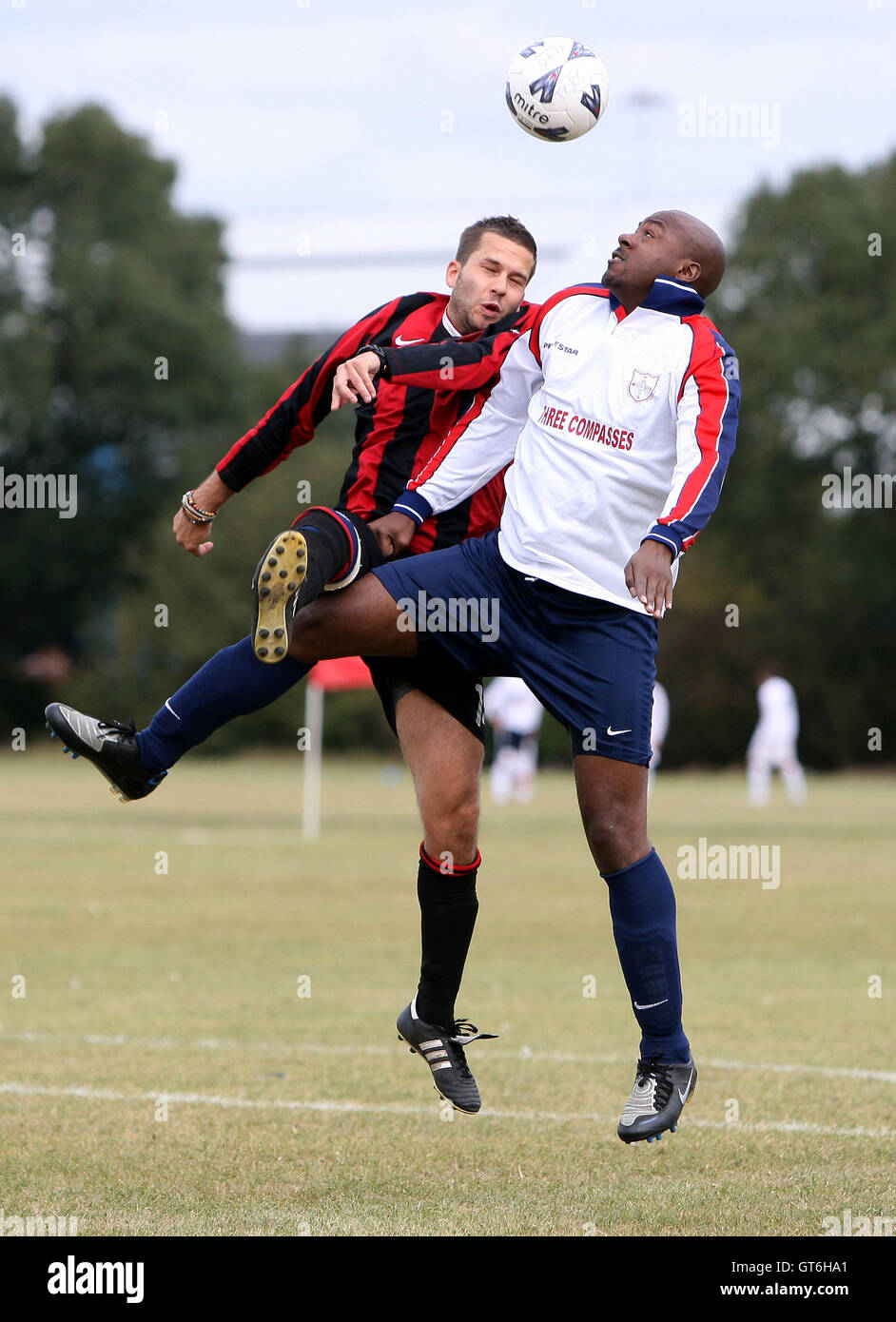 Lapton (red/black) vs Three Compasses - Hackney & Leyton League Sunday ...