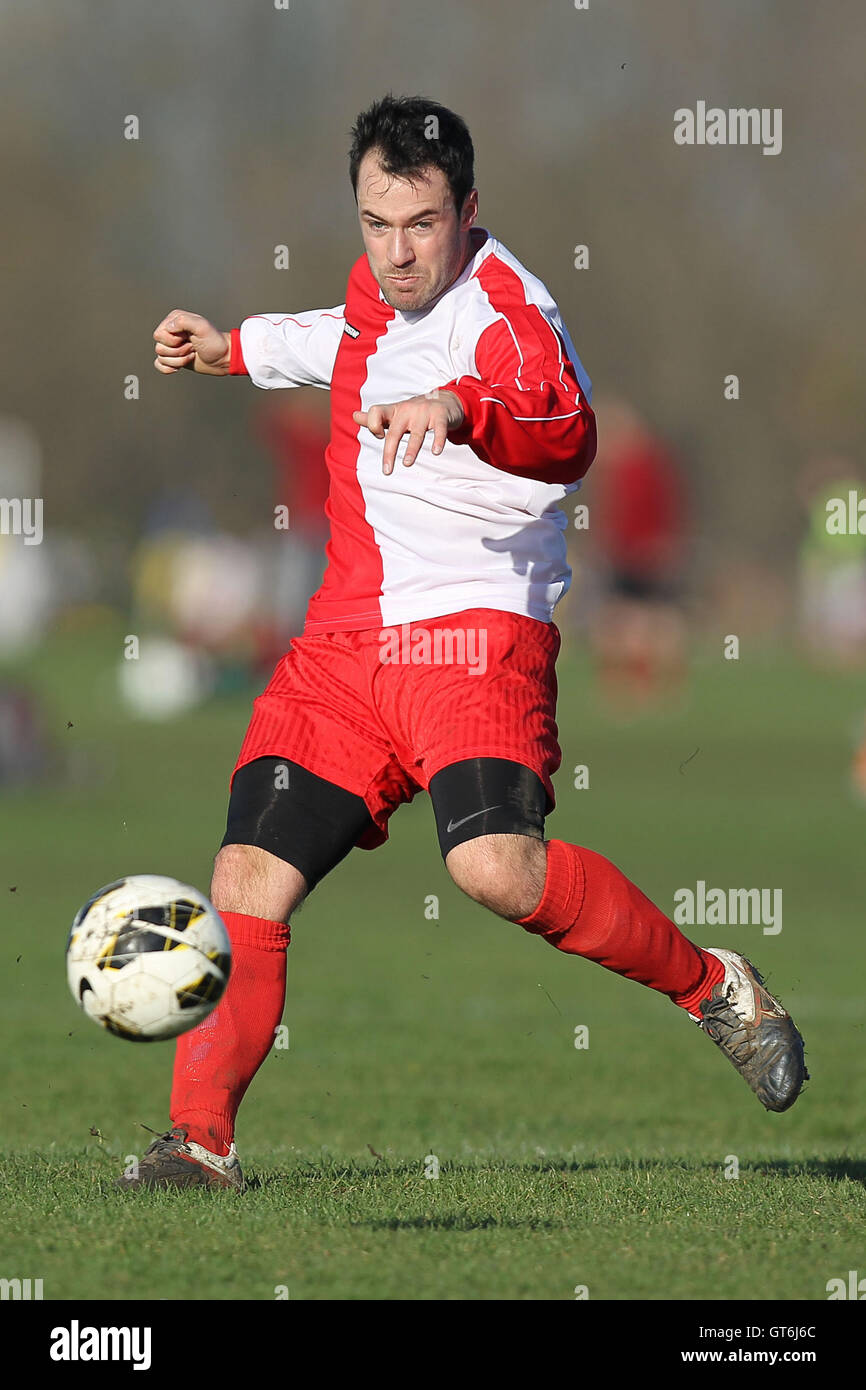 Maddigans (red/white) vs NLM FC - Hackney & Leyton Sunday League Jack ...
