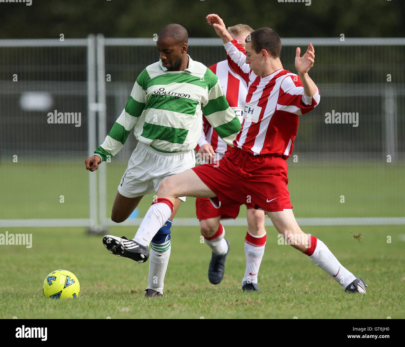 Maynell (green/white) vs Mustard - Hackney & Leyton Sunday League at South Marsh, Hackney - 11 ...
