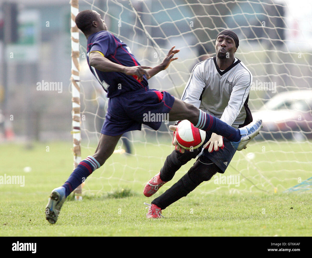 Mile End vs Santos - Hackney & Leyton League at East Marsh - 01/04/07 ...