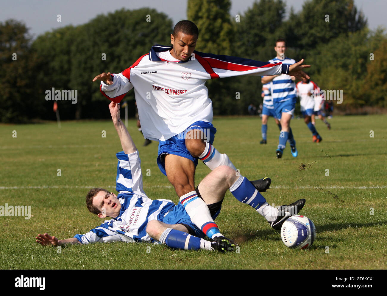 MSW (blue/white hoops) vs Three Compasses - Hackney & Leyton League at ...