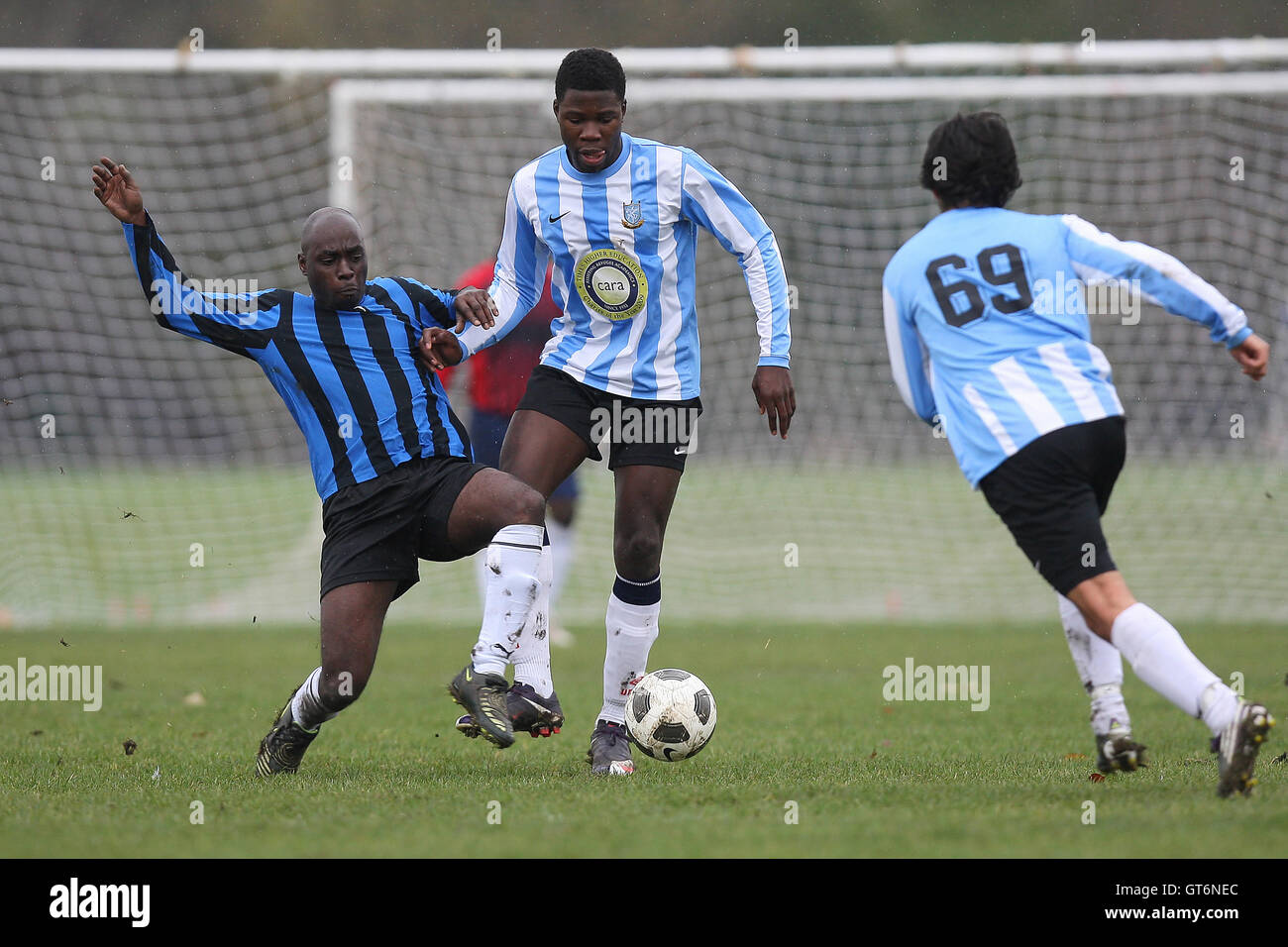 Para Siempre (light blue/white) vs Maynell (dark blue/black) - Hackney ...