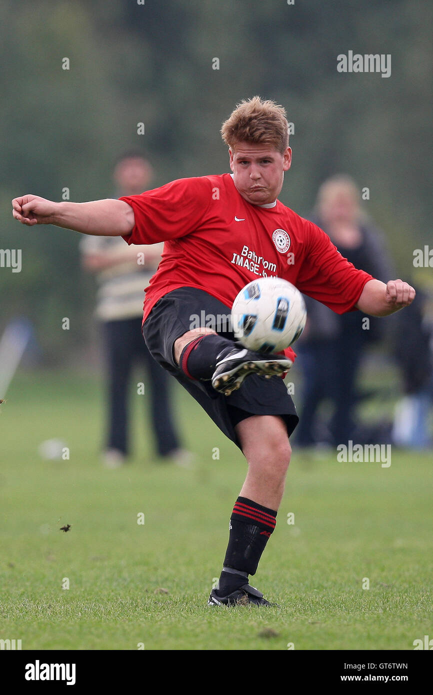 Shakespeare (red) vs Wenlock Arms - Hackney & Leyton Sunday League ...