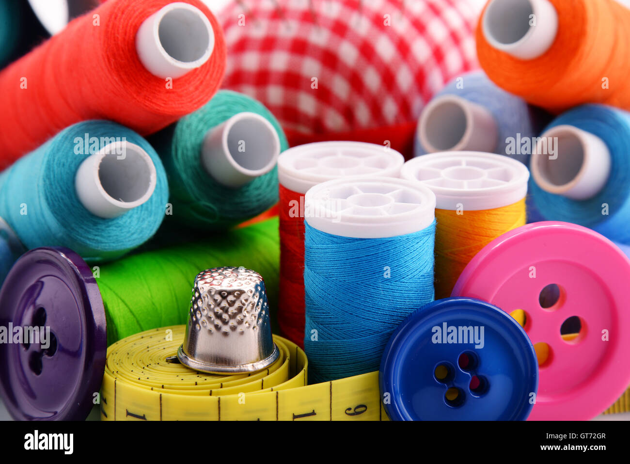 Tailor thread hi-res stock photography and images - Alamy
