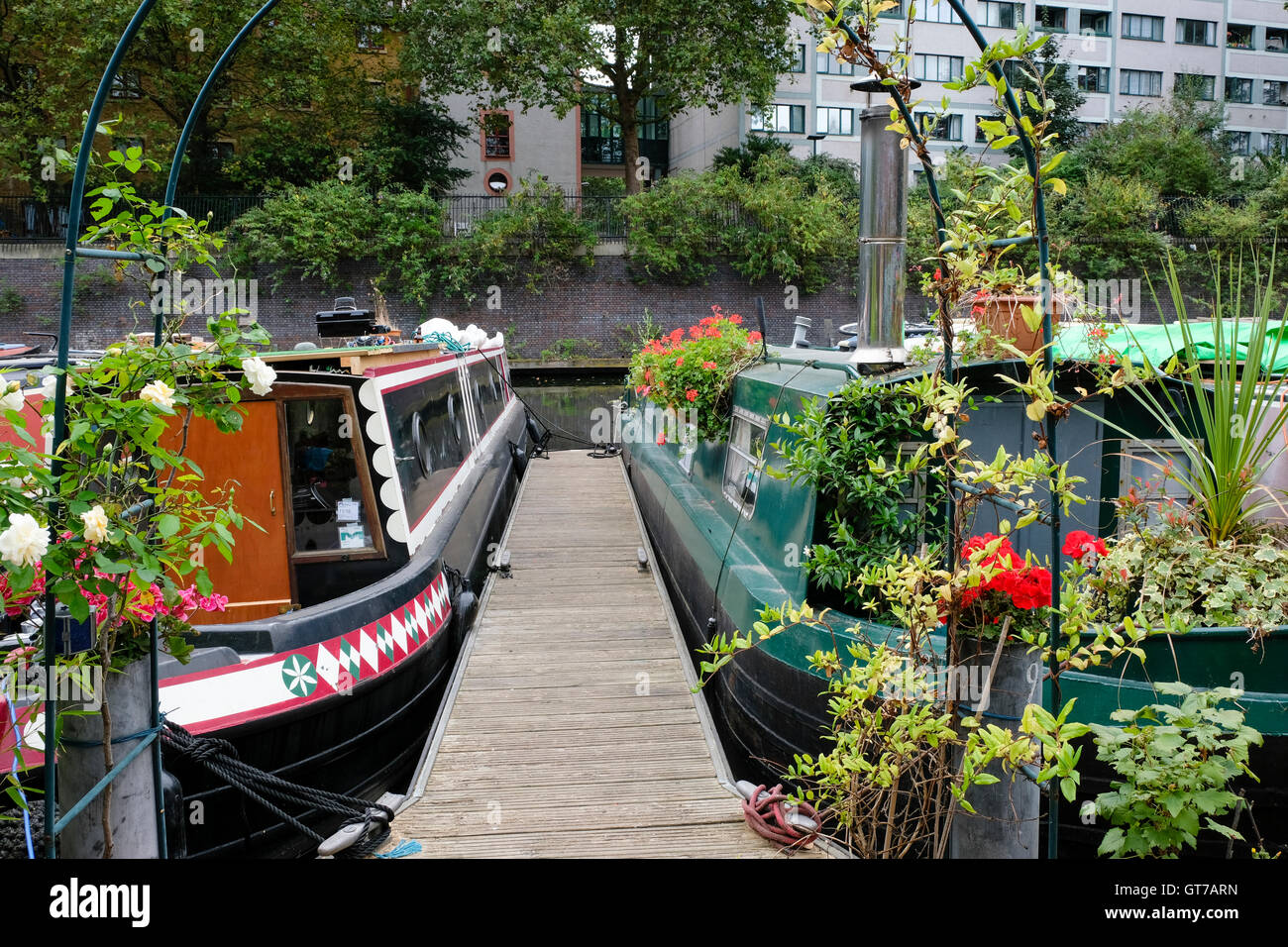 The Regent's Canal London, originally built and used for commercial ...