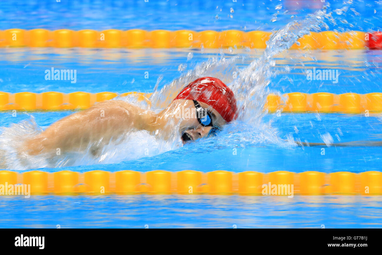 Great Britain's Oliver Hynd sets a new world record whilst winning gold ...