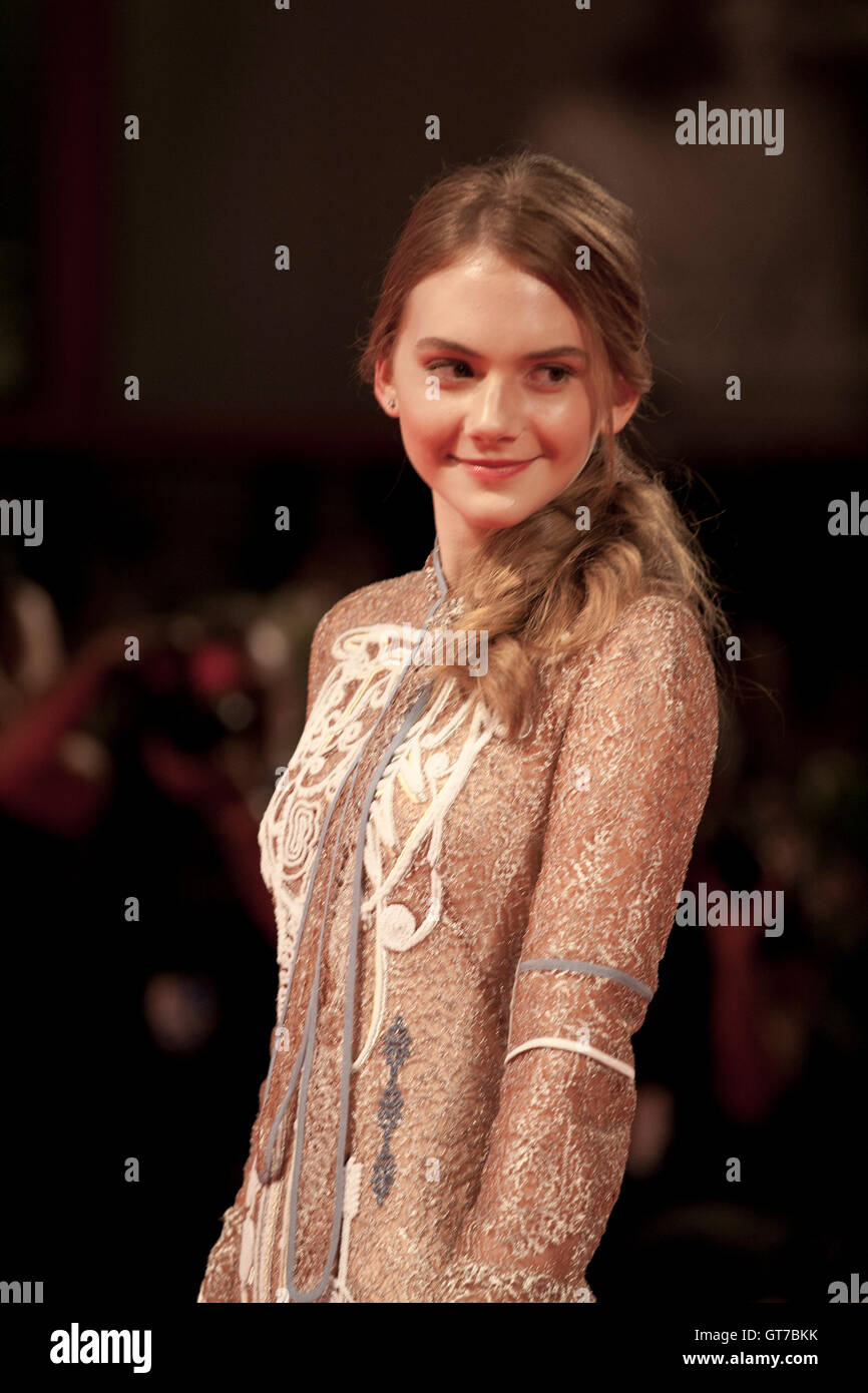 Emilia jones hi-res stock photography and images - Alamy