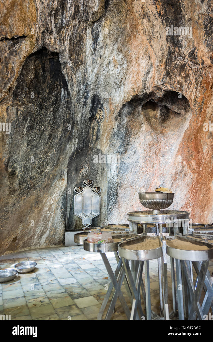 Chak chak shrine hi-res stock photography and images - Alamy