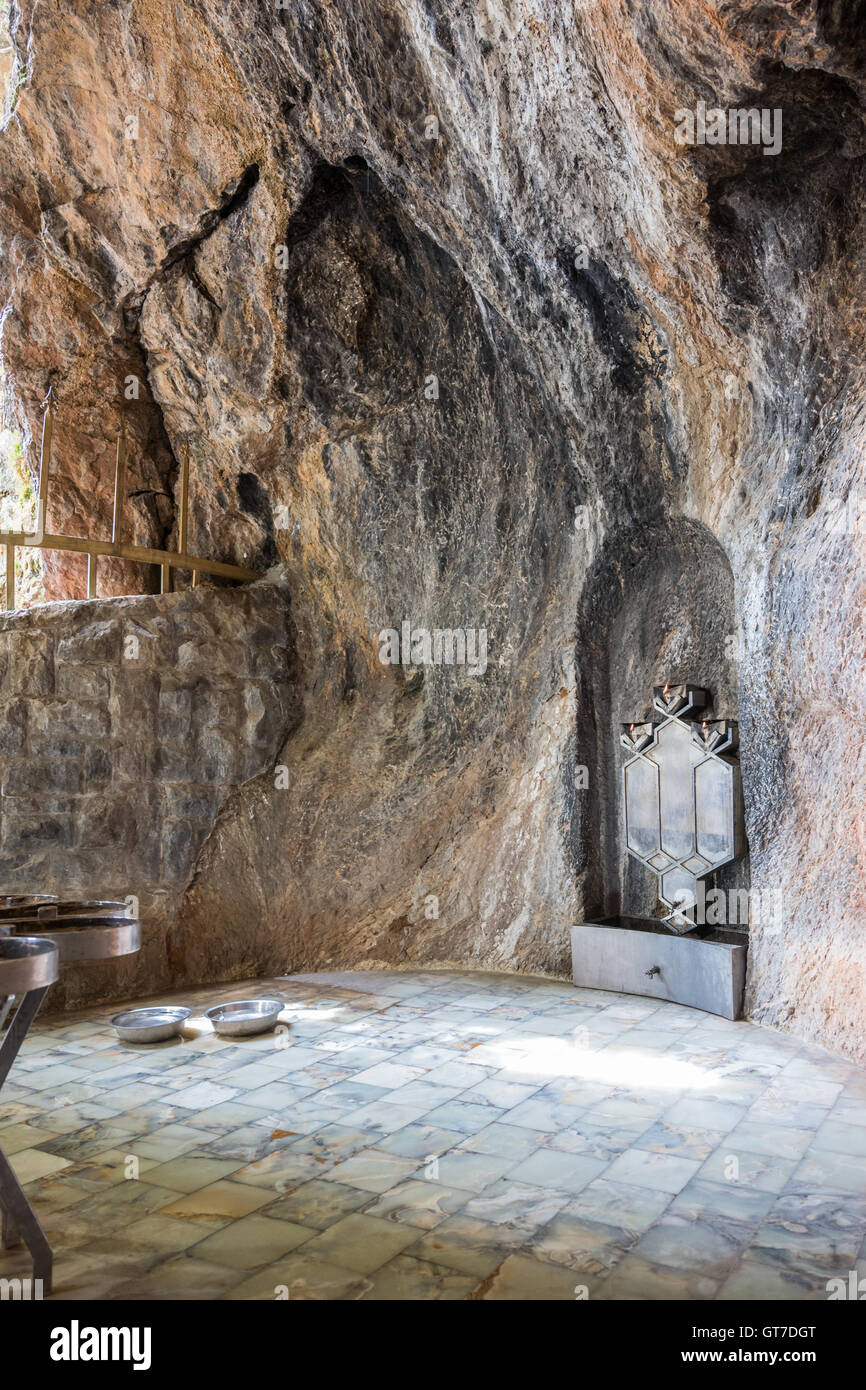 In Zoroastrian belief, Chak Chak is where Nikbanou, second daughter of ...