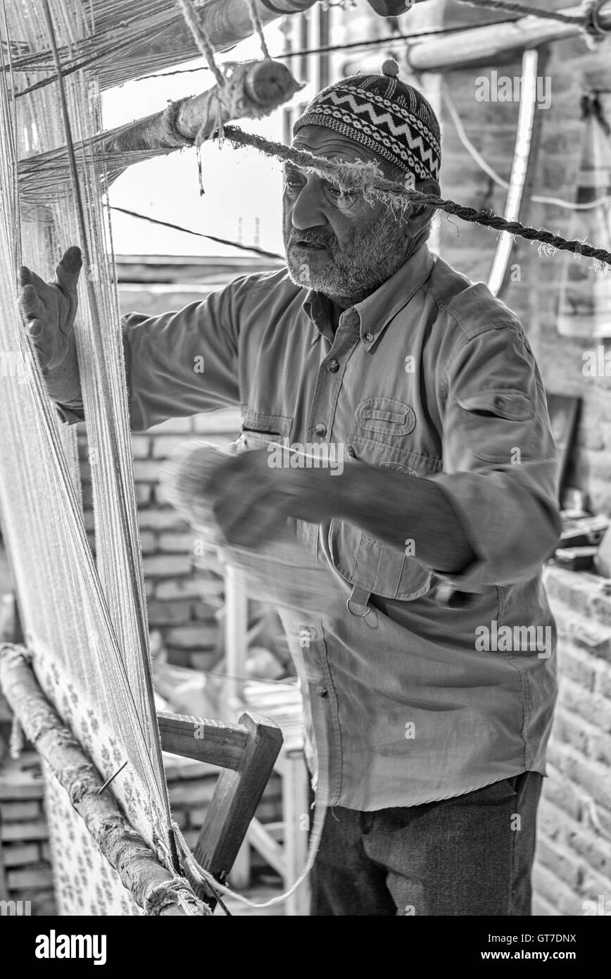 Traditional loom iran Black and White Stock Photos & Images - Alamy