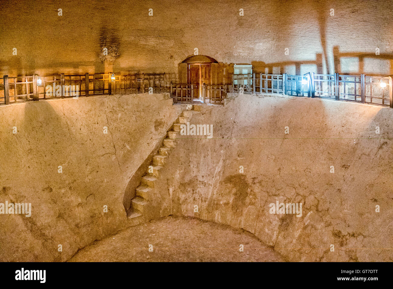 Yakhchal High Resolution Stock Photography and Images - Alamy