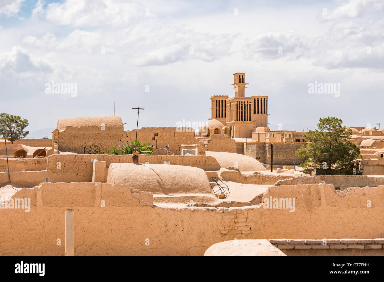 Mud rooftops of Abarkuh with Windcatchers Stock Photo - Alamy