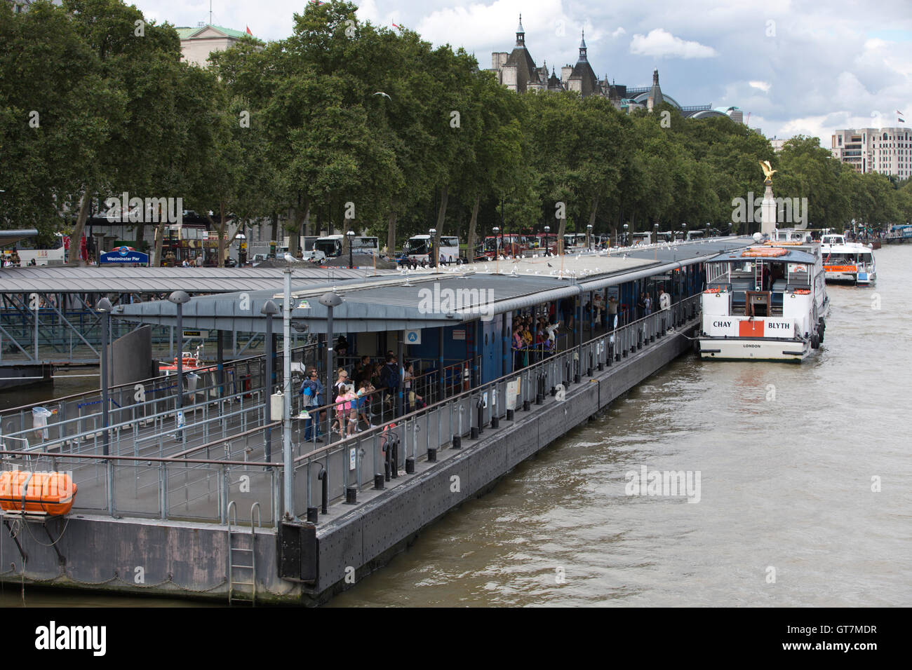 London riverboat transport westminster hi-res stock photography and ...