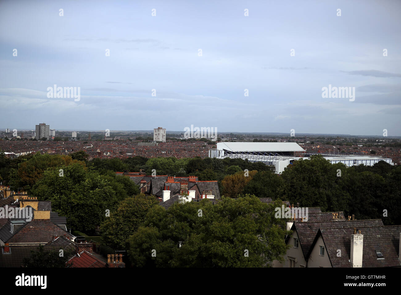 Liverpool fc anfield stadium main hi-res stock photography and images ...