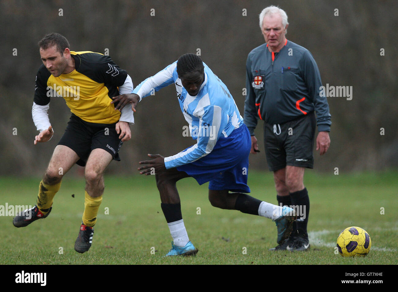 Vio Romania (yellow/black) vs Woodgrange Rovers (light blue/white ...