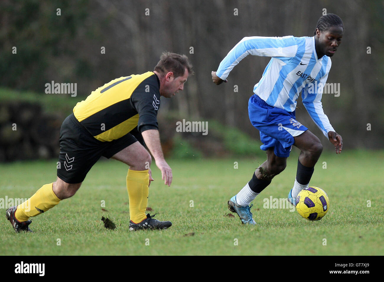 Vio Romania (yellow/black) vs Woodgrange Rovers (light blue/white ...