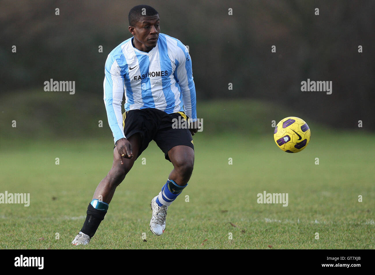 Vio Romania (yellow/black) vs Woodgrange Rovers (light blue/white ...